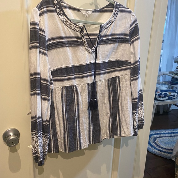 crown & ivy | Tops | Crown And Ivy Womans Top | Poshmark